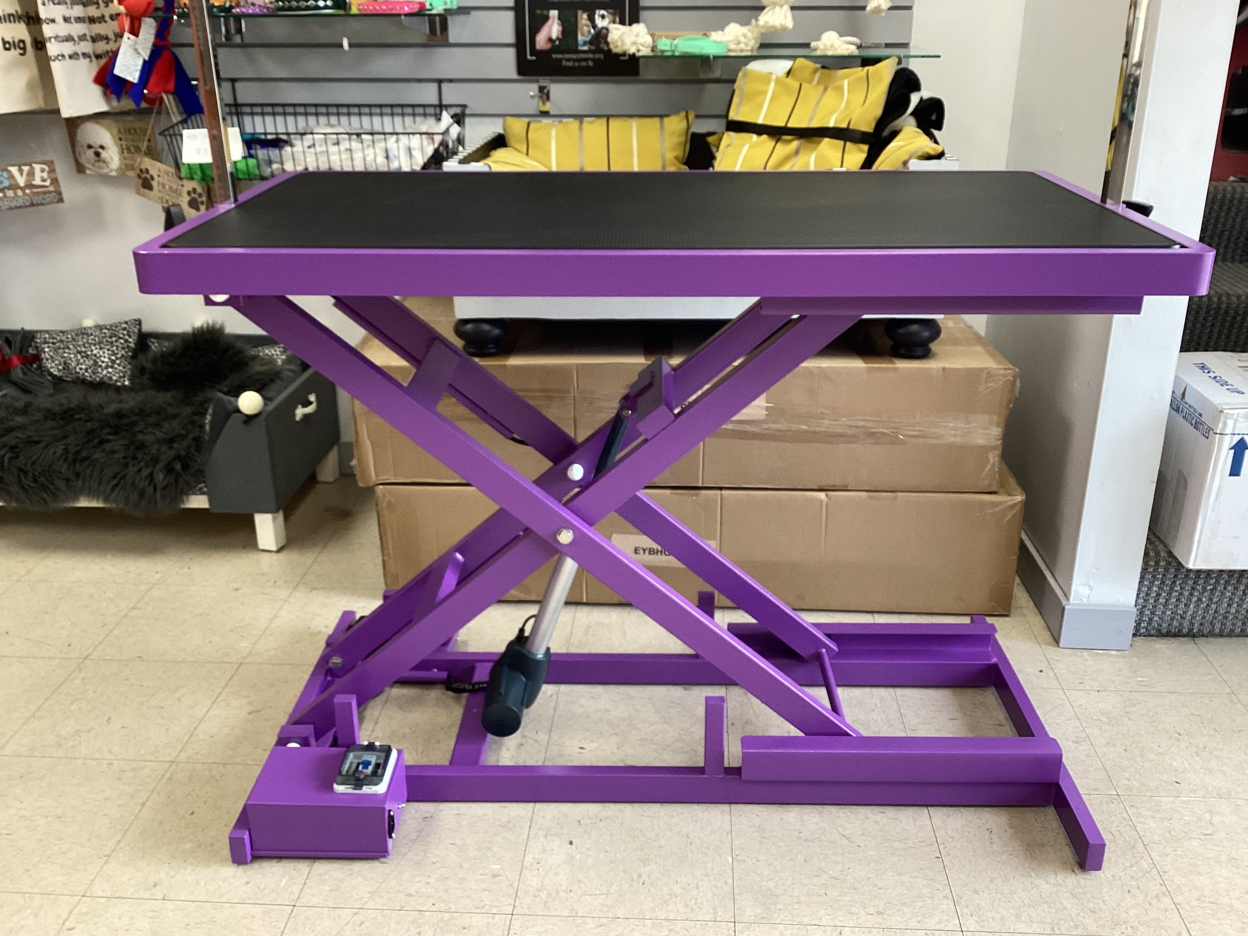Grooming tables Canada | Continental Pet Company & Dogs Do Smile