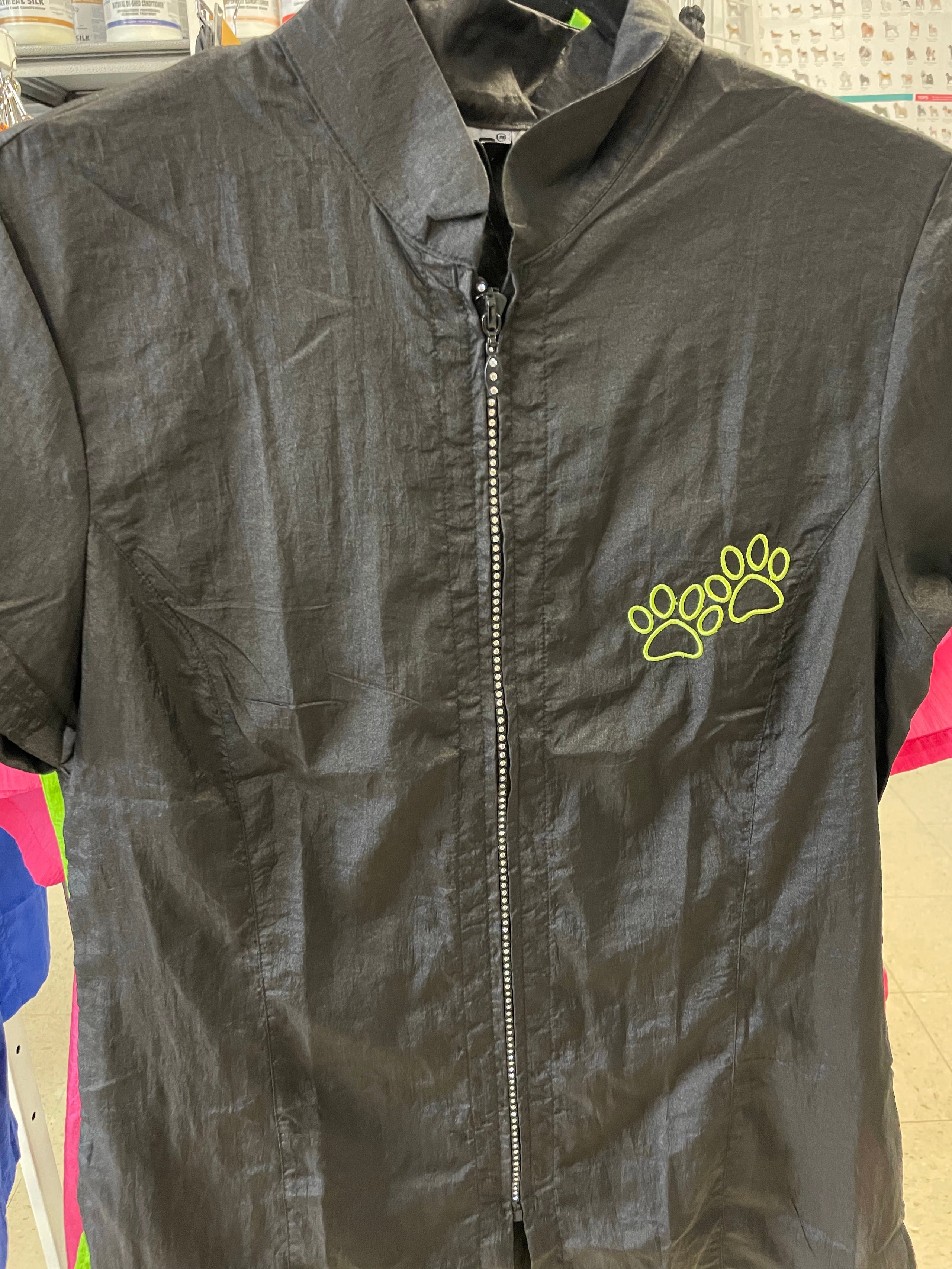 Fitted Grooming Smock | Continental Pet Company & Dogs Do Smile