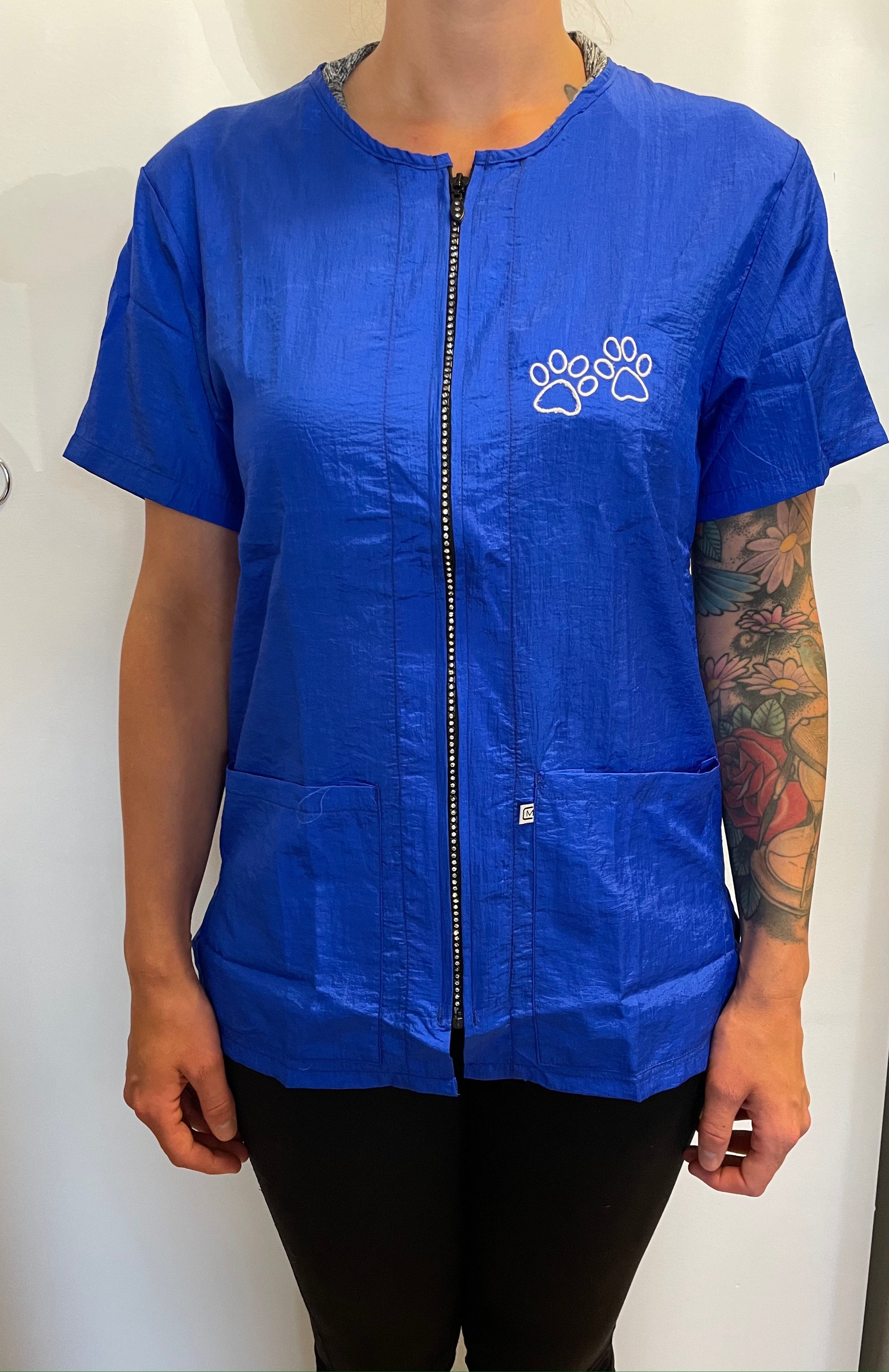 Loose Fit Grooming Smock | Continental Pet Company & Dogs Do Smile